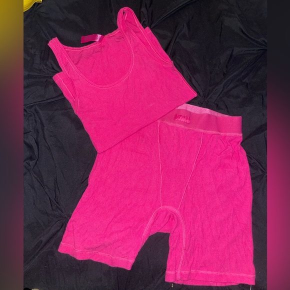 SKIMS | Intimates & Sleepwear | Hot Pink Skims Set | Poshmark